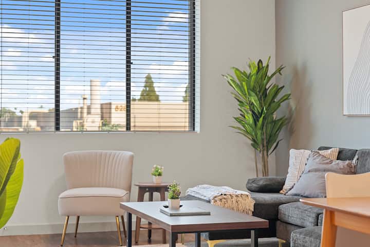 Tempe Oasis | King Beds, Pool, Gym, Dt Tempe & Asu - Tempe, AZ