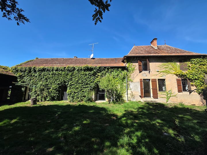 Grande Maison Champêtre Entourée De Nature - Charlieu