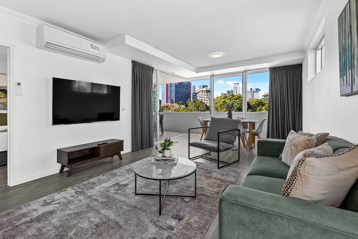 Stylish 3br ~ Huge Park On Doorstep ~ 5 Min To Cbd - Central Railway Station, Brisbane