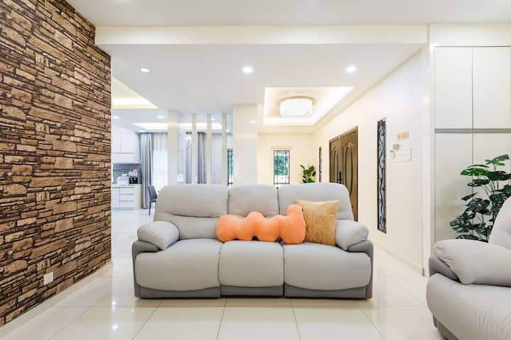 Comfy Bungalow Family 家庭式的别墅 Near Pg Hill Kekloksi - ペナン