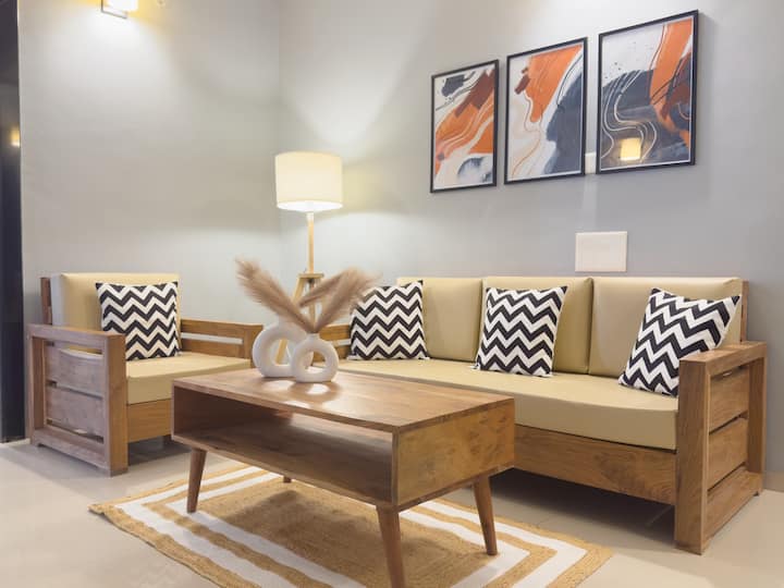 Modern 2 Bhk Near Airport By Studio Forty 8 - Pune