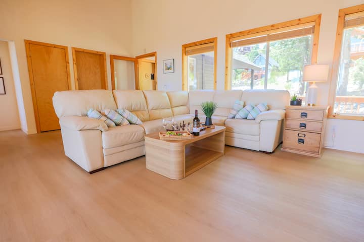 Panoramic Mountain Views Clean & Remodeled 3b 2ba - Truckee, CA