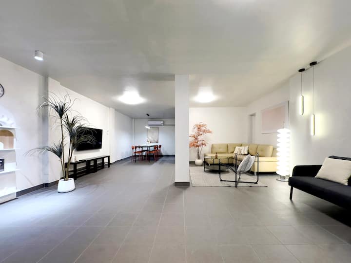 独栋三层六卧室/步行200米地铁saint Louis、silom、sathon、曼谷地标像素大厦 - Bangkok