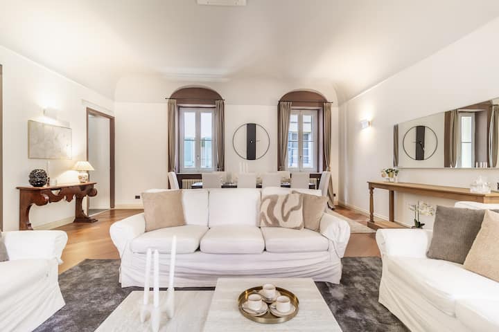 [Duomo] 3 Floors Entire Building A/c And Parking - Como