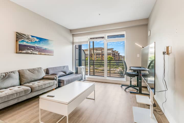 Central Suite At Willoughby Town Centre Langley - Langley