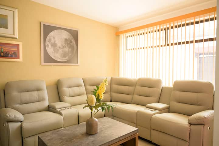 Amplia, Cómoda, Segura Y Conectada | Casa Teresita - アグアスカリエンテス
