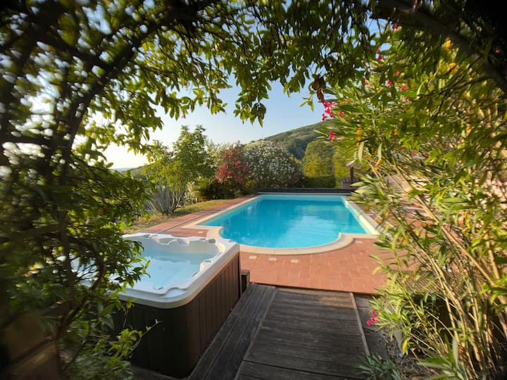 Gated 9 Acre Private Estate With Pool & Hot Tub - Italien