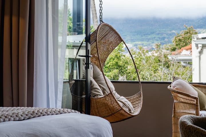 Stylish Escape – Stunning Mountain Views - Cape Town