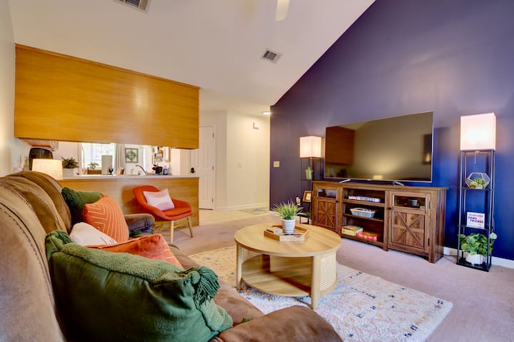 The Kick 6 | 6br/6ba Duplex • Sleeps 15 - Auburn, AL