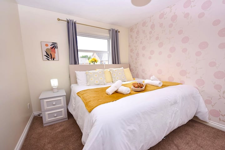 Contractor & Family Stay • Colchester Free Parking - Colchester