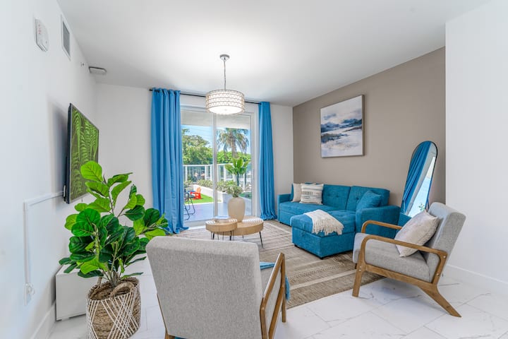 2br In Hollywood|free Parking|pool|balcony - Hollywood, FL