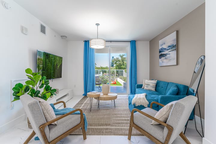 2br In Hollywood|free Parking|pool|balcony - Hollywood, FL