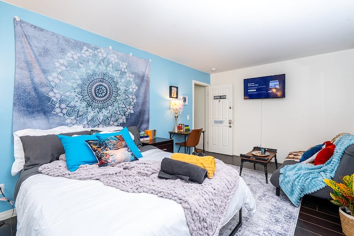 Private Queen Bed/bath - Hesperia, CA