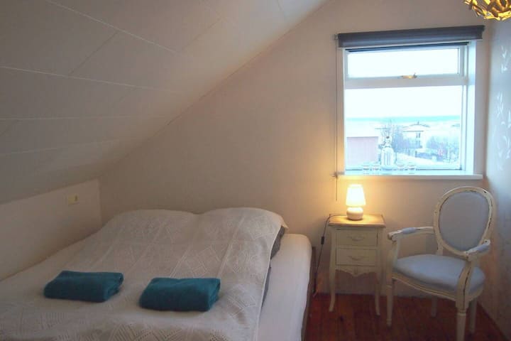 Blue House B&b - Room "Grótta" - Reykjavík