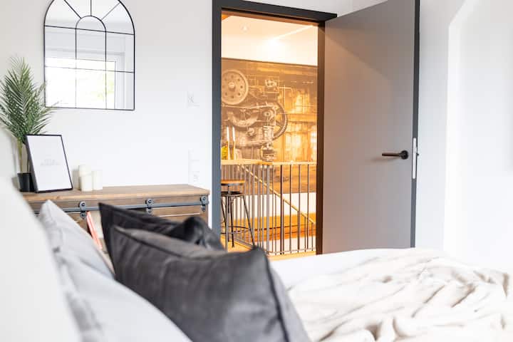 Luxloft: 2br, 3min Hbf, Wifi + Freepark+ 3tvs - Fulda