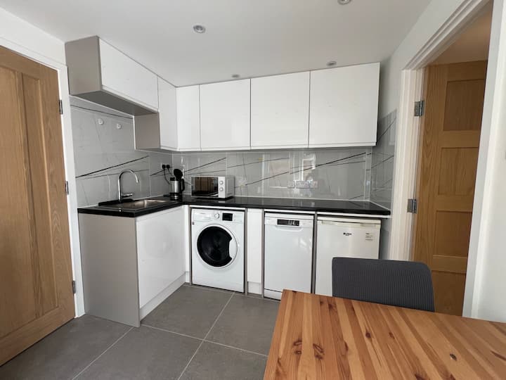 Clean, Cosy Space Self Contained Apartment - Cambrige (UK)
