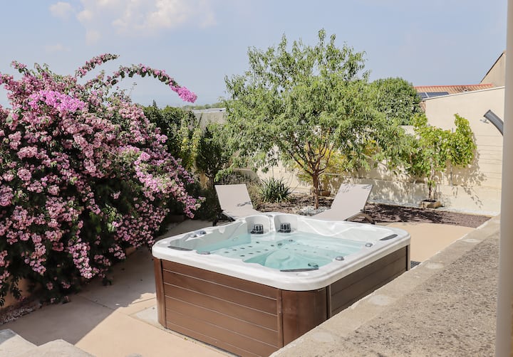 L'escapade Jaune 4* -Jacuzzi, Jardin, Proche Cité - Carcassonne