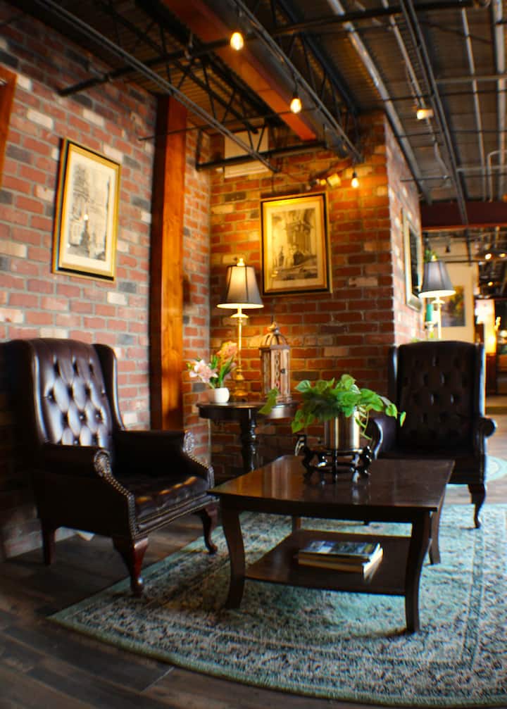 Charming Condo In The Heart Of Downtown - Livingston, MT