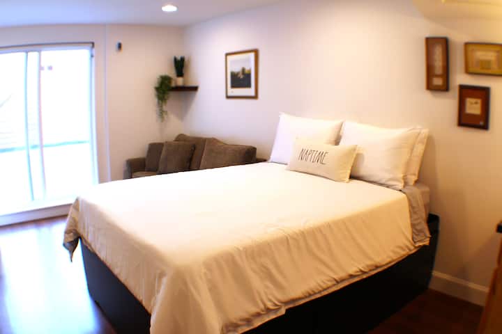 Cozy Downtown Studio • Walk To Shops & Dining - Livingston, MT