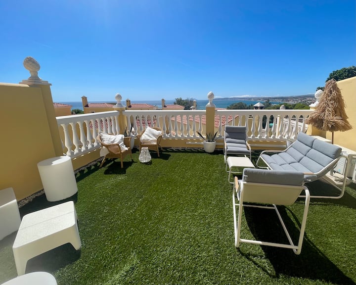 Espectacular Casa Con Vistas. - Estepona