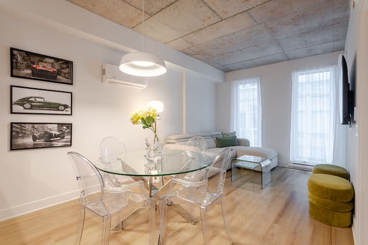 Old Mtl Chic Nest: Elegant 1br + Free Parking - Brossard