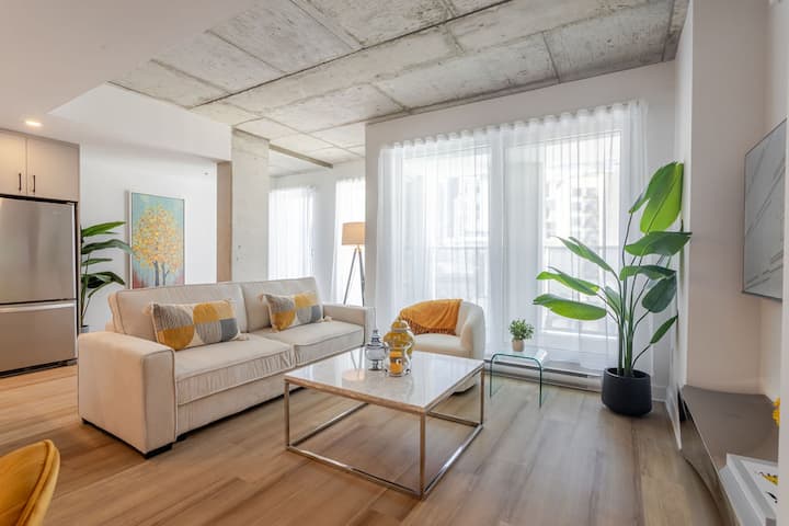 Sophisticated 2br In Old Montreal + Free Parking - Montreal