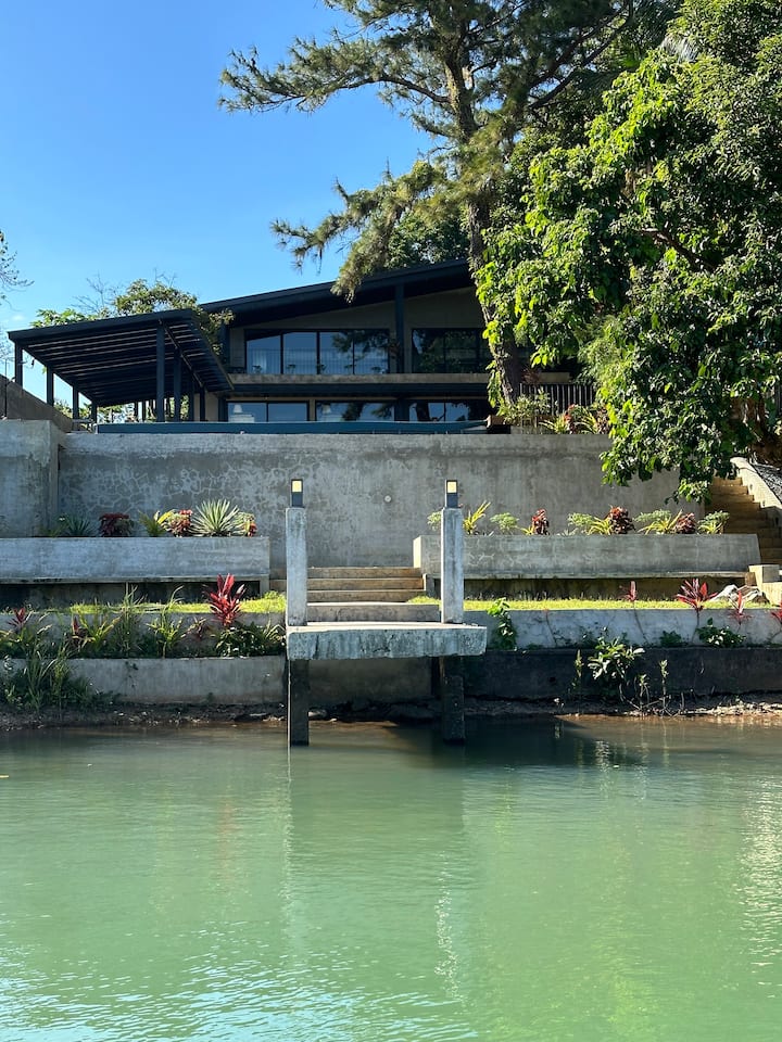 Lakefront Home In Caliraya Can Accommodate 24 Pax - Cavinti