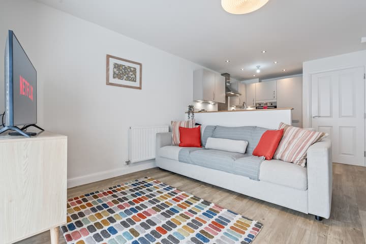 #53 Stylish 4bed 2.5 Bath Home Free Parking - Solihull