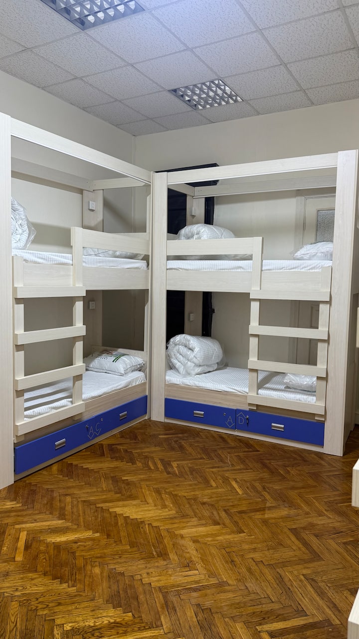 Formula One Hostel - Baku