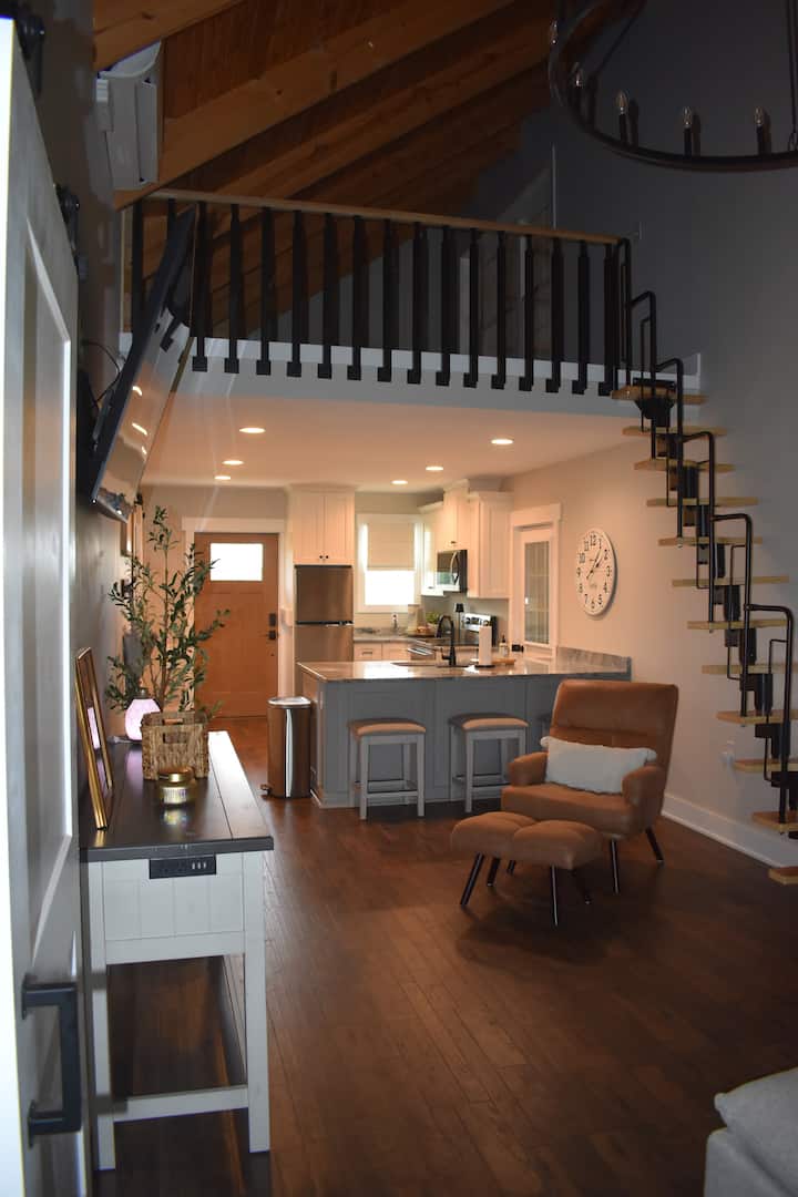 Cozy Farm Retreat - Staunton, VA