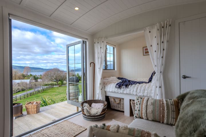 Stargazer’s Hut · Outdoor Bath, Bbq & Fire Pit - Rotorua