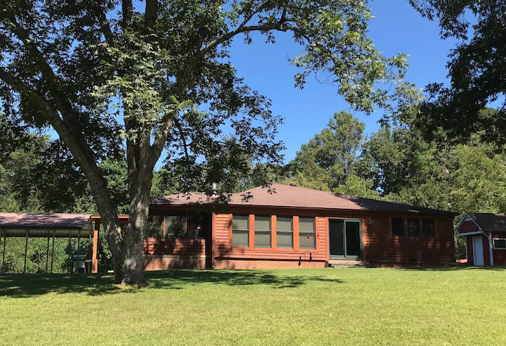 Cozy Peaceful Cabin - Water Park, Taylorsville