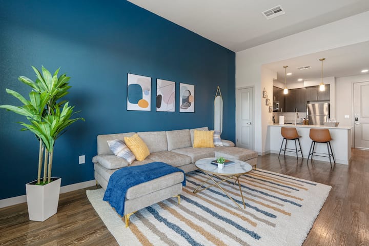 1br Tempe Haven | King Bed, Pool, Hot Tub, Gym - Arizona