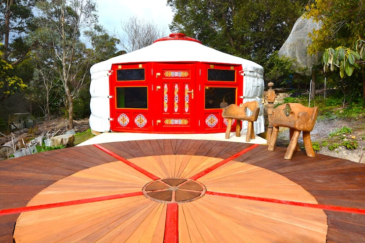 Mongolian Yurt, Deck, Firepit, Glamping, Nature - Hobart