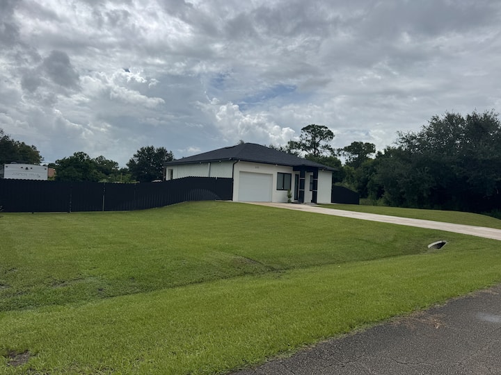 Modern Home +Rv+bbq+ Game Spaces - Lehigh Acres, FL
