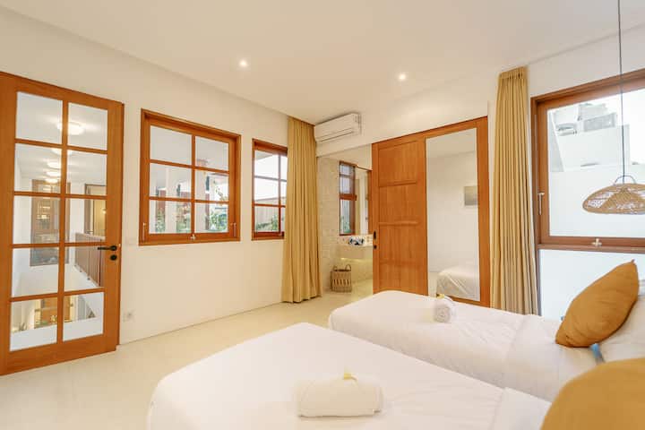 Villa élégante de 5 chambres située à Canggu - Maisons à louer à Kuta ...