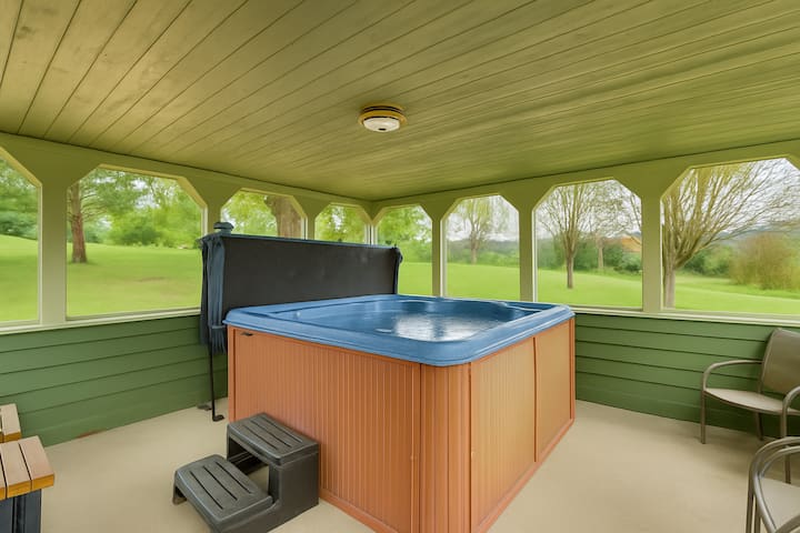 Cozy Galena Retreat W/ Private Hot Tub & Game Room - Galena