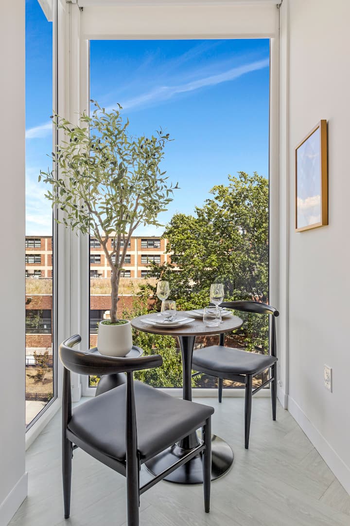 Chic City Flat | Steps From U St - Washington, D.C.