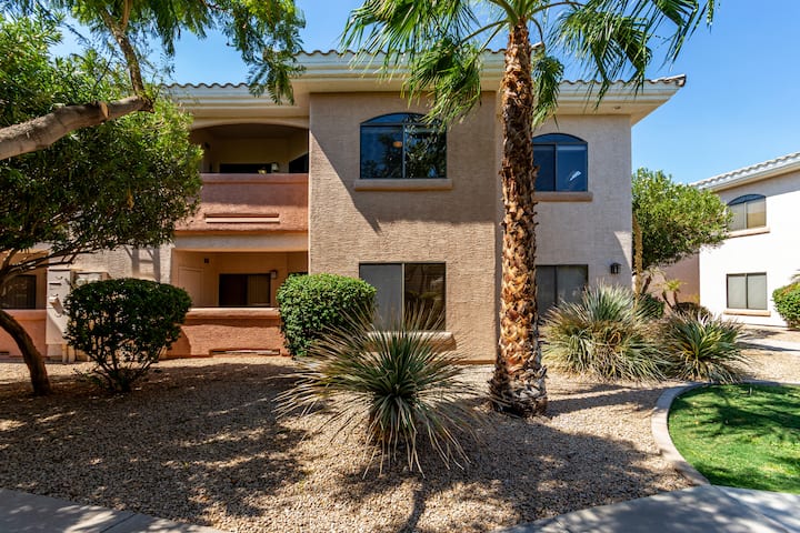 2-bedroom Condo-heated Pool & Spa W/ Fitness Room - Camelback Ranch