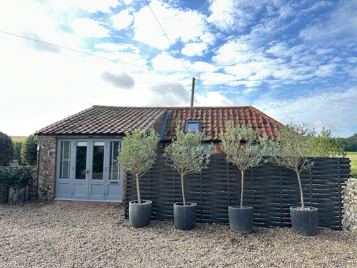 Traditional North Norfolk Boutique Hideaway - Blakeney