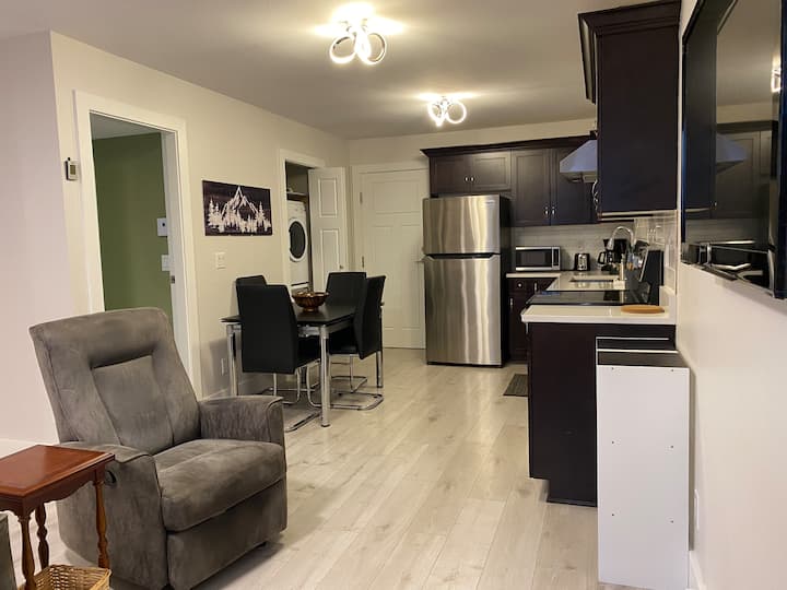 The North Shore Suite - North Vancouver