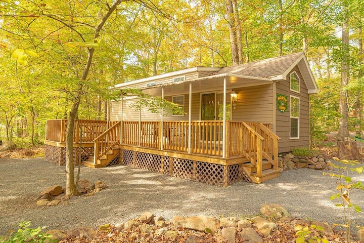 Family Cabin W/ Resort Amenities - Morgantown, PA