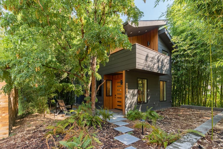 Bamboo House Retreat - Burien, WA