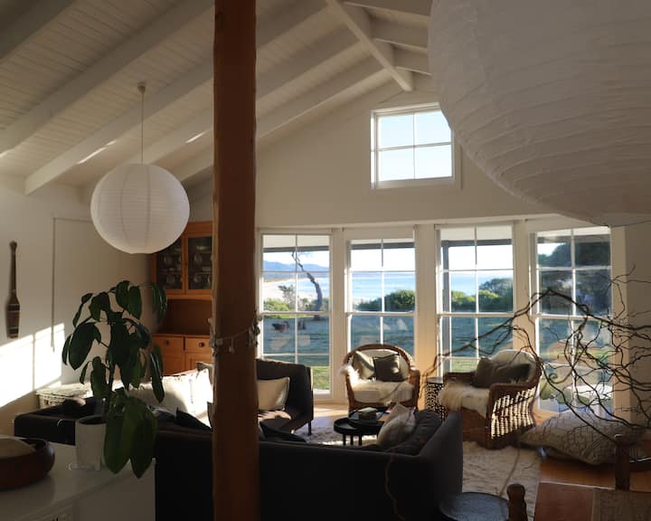 White Shell Cottage | Wood Fire & Oceanfront - Scamander