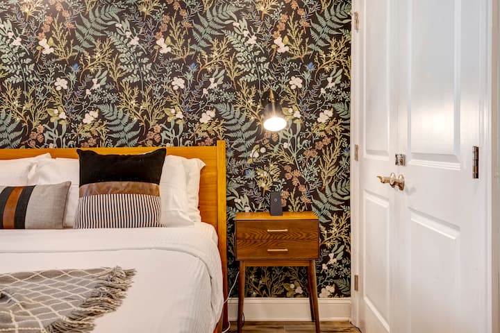 *New* 4br Townhouse W Parking For 2, Game Room - Washington