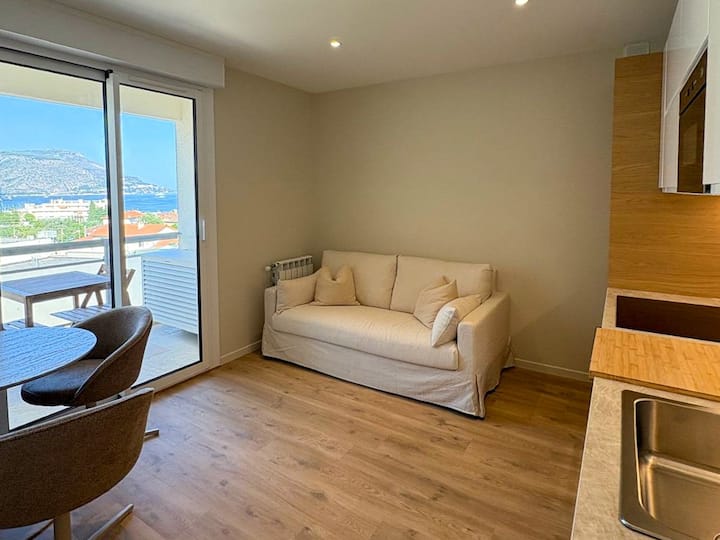 Luxe Seaview Escape With Pool - Villefranche-sur-Mer