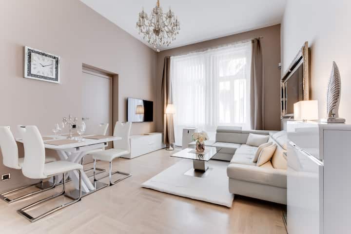 Royal Residence Apartments In The Heart Of Prague - Praga