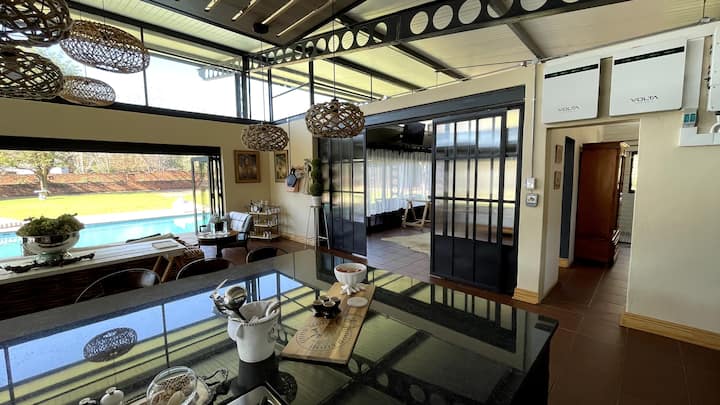 Harties Getaway • Hot Tub, Pool & Magalies Views - Hartbeespoort