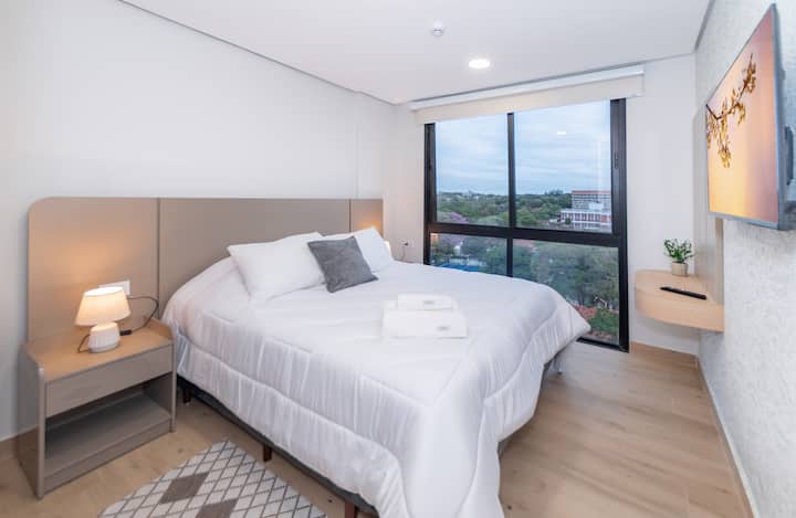 Cozy & Central | Pool + Gym | Near Top Malls - Asunción