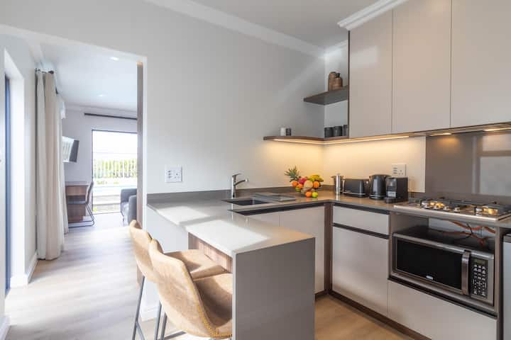 Executive 1 Bedroom Cottage - Hermanus